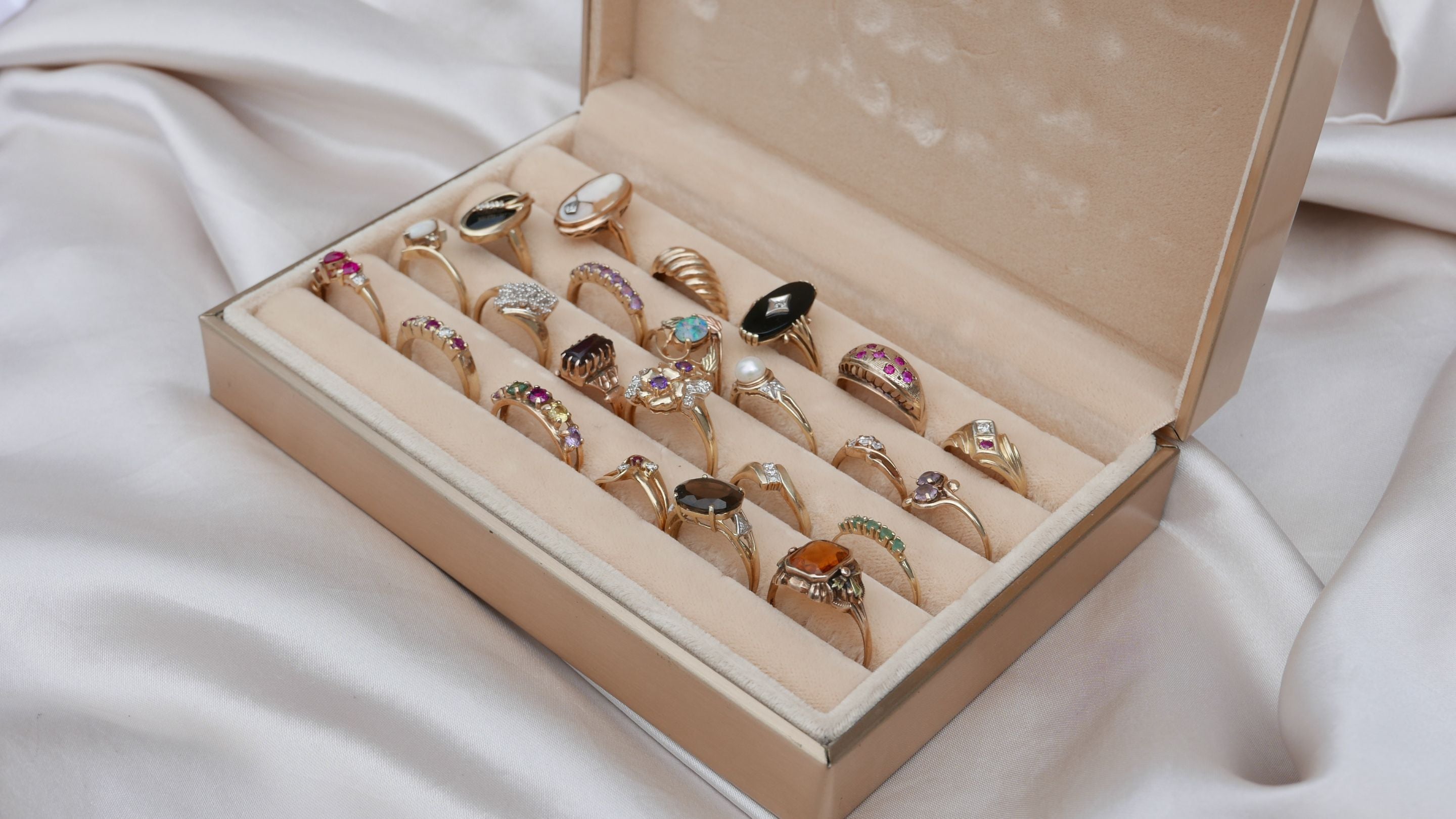 Stone Cooper Jewelry. Handcrafted & curated jewelry for every body.